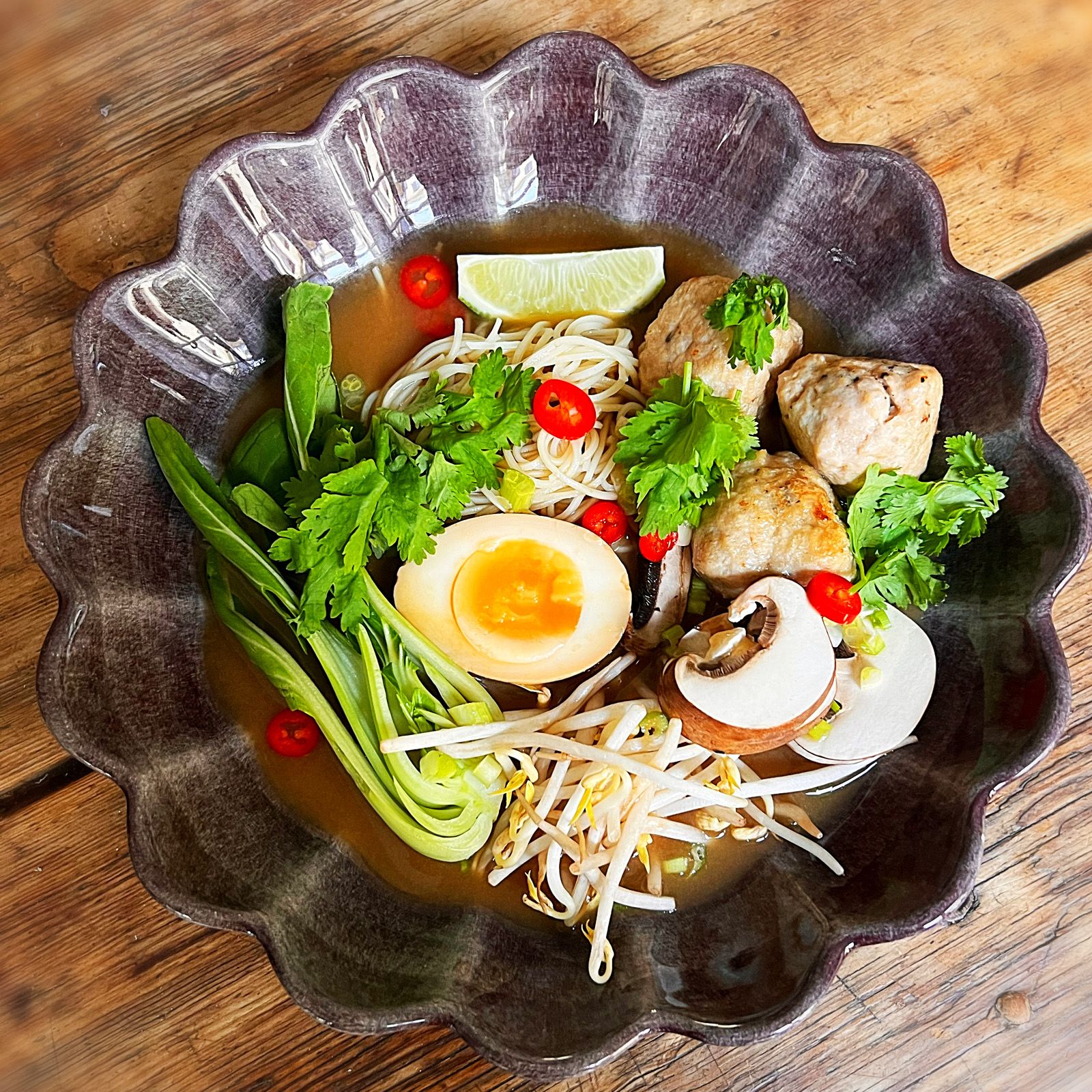 Äntligen Helg med Suzanne Ribbing: snabbramen med soyapicklat ägg ...